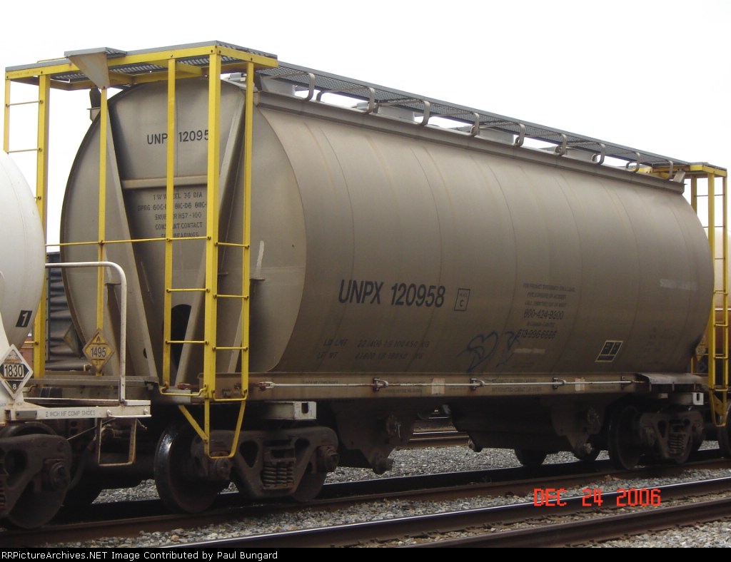 UNPX 120958 Covered Hopper 12/24/2006
